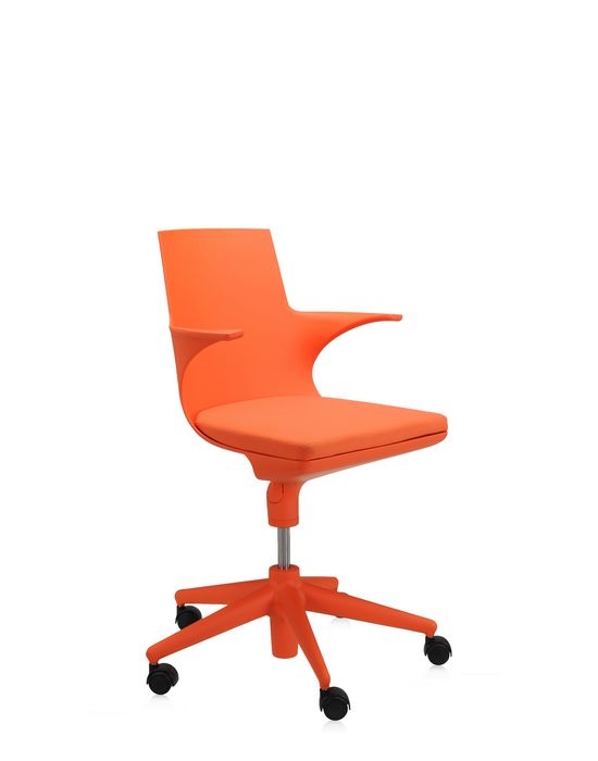 Spoon Chair designet af Antonio Citterio for Kartell